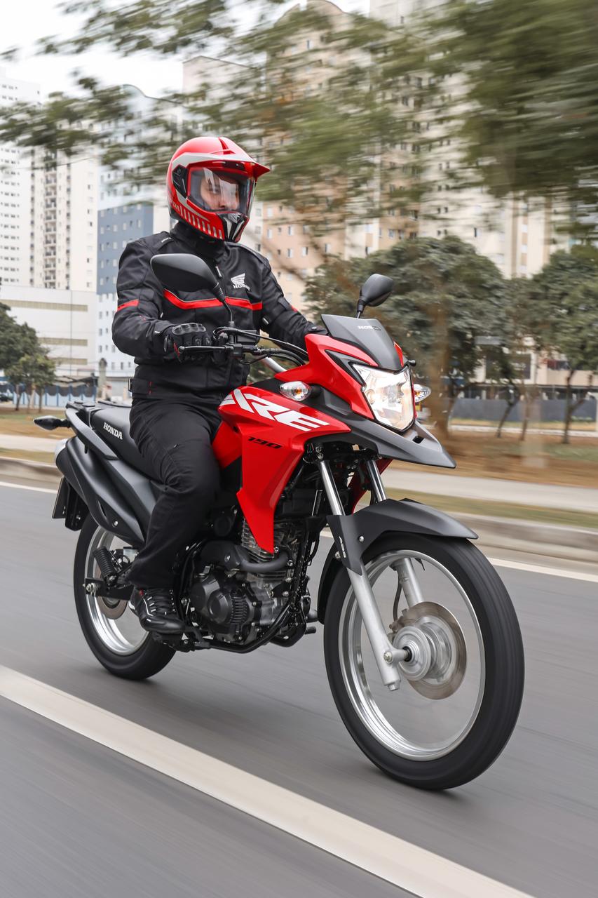 Honda XRE 190 2024: novas cores trazem mais modernidade para a trail ...