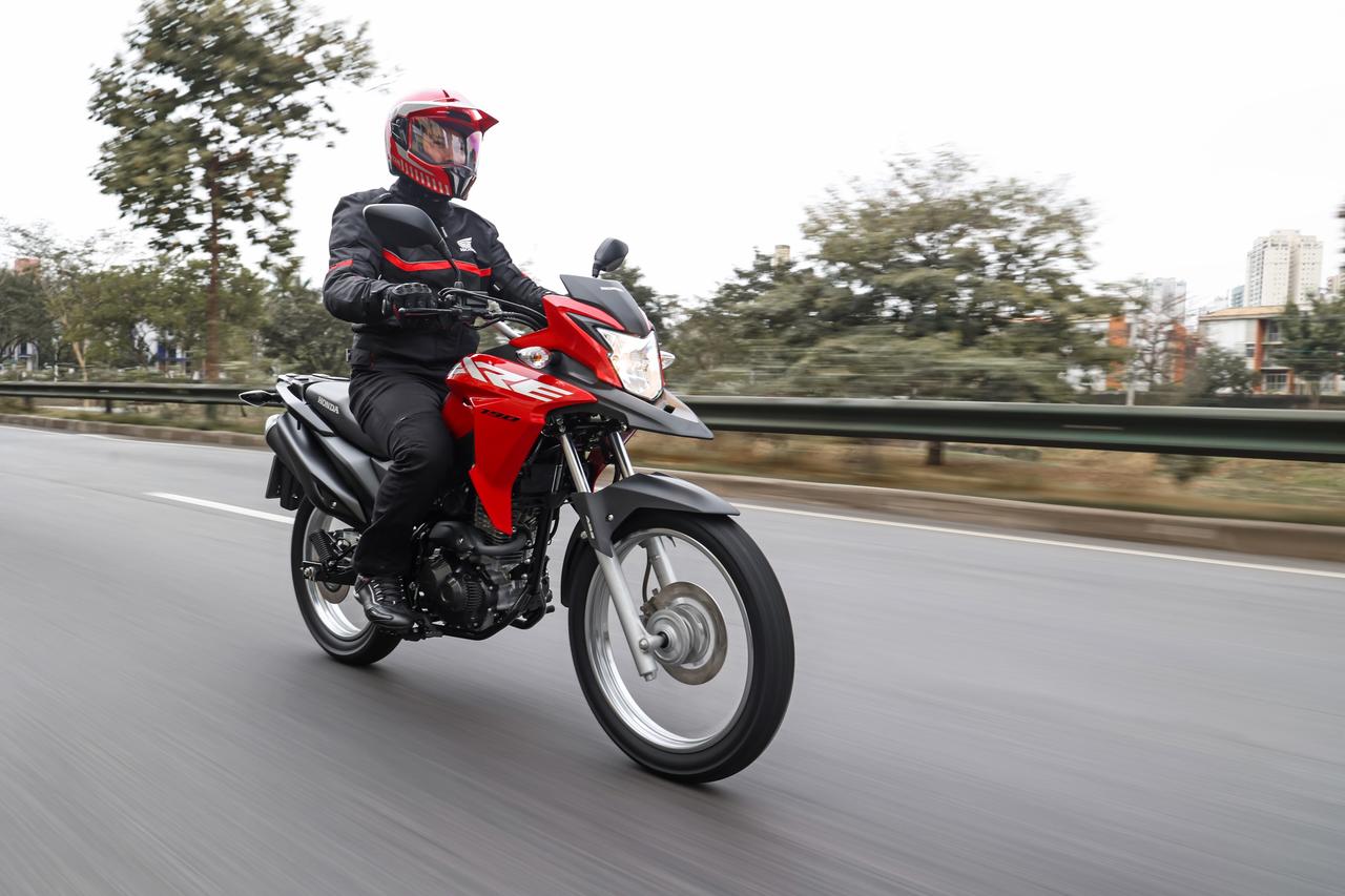 Honda XRE 190 2024: novas cores trazem mais modernidade para a trail ...